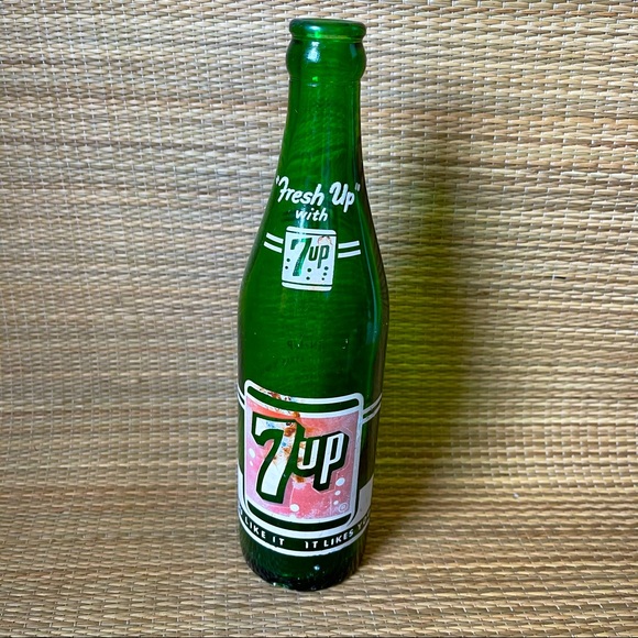 Accents | Vtg 6s 7up 7up Bottle Green Glass Vintage 1964 Decor ...
